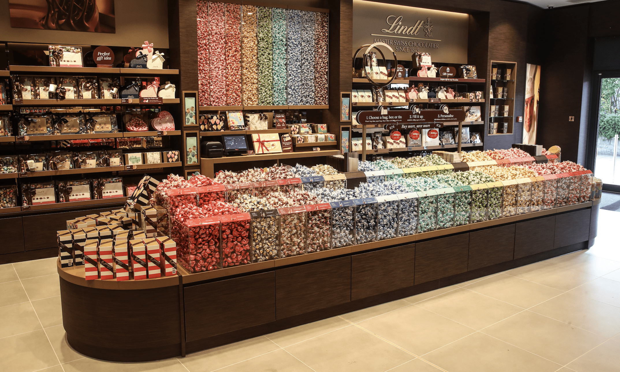 Lindt expands UK retail footprint with new Cotswolds outlet | Retail Sector
